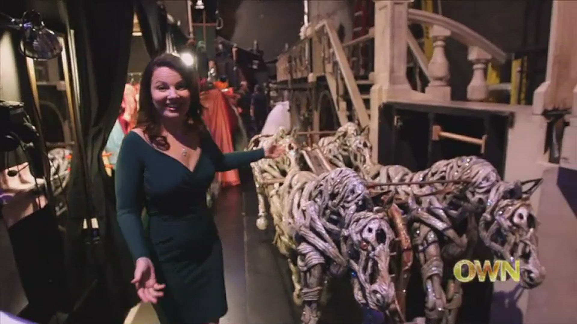 TV Exclusive: Drescher Goes Backstage at CINDERELLA on WH...